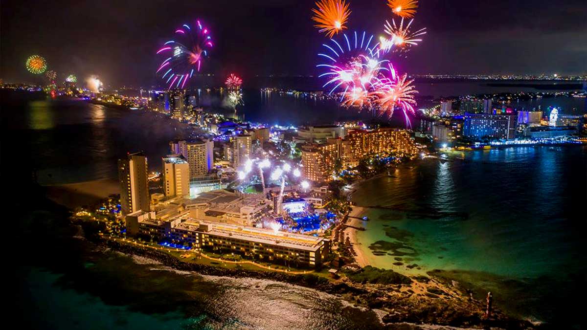 Fin de Año & Año Nuevo en Yate en Cancún - Renta de Yates Cancún